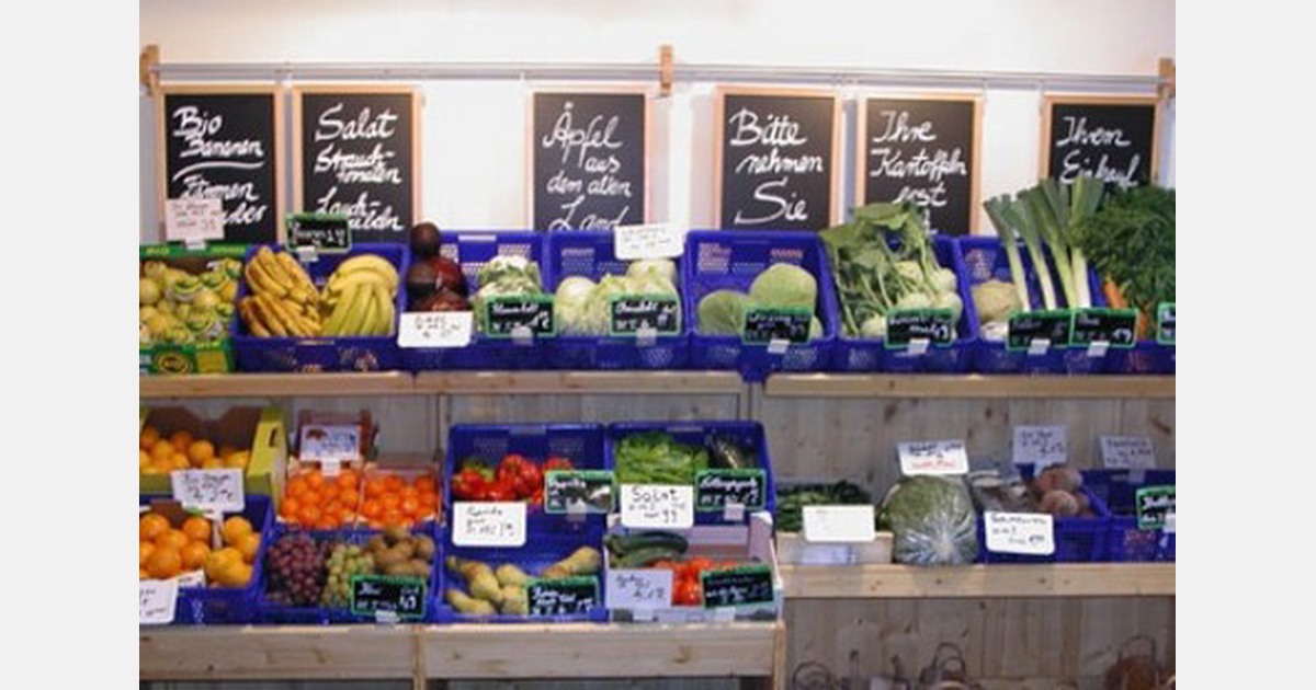 Obst- und Gemüseregal mit Befeuchtungseinrichtung